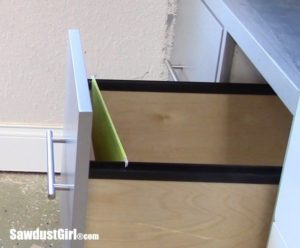 Drawers With Snap-On File Folder Hangers