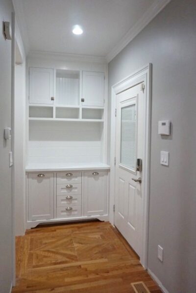 Side Entry Hutch Reveal - And Installing A Smart Lock | Sawdust Girl