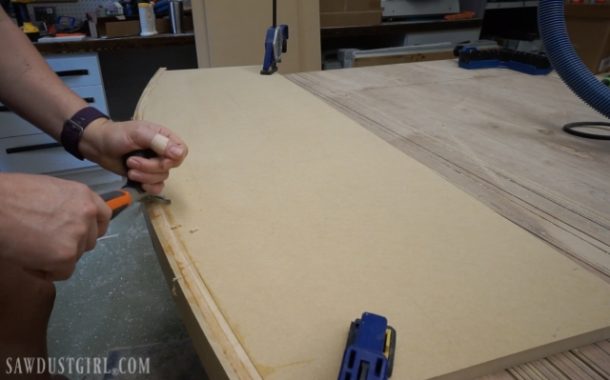 How To Build A Curved Floating Desk | Sawdust Girl