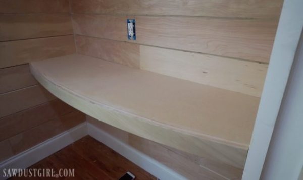 How To Build A Curved Floating Desk | Sawdust Girl