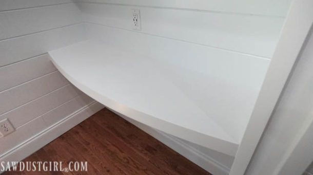 How To Build A Curved Floating Desk | Sawdust Girl